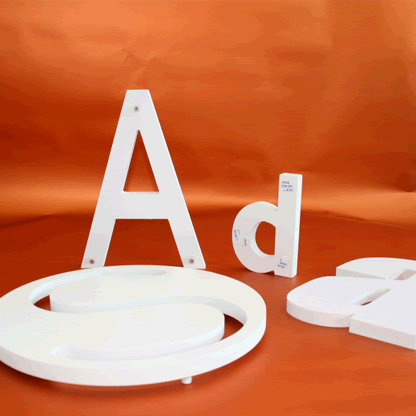 Letras y logotipos corpóreos de pvc