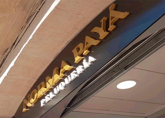 Letras en relieve de alta calidad, resistentes y duraderas