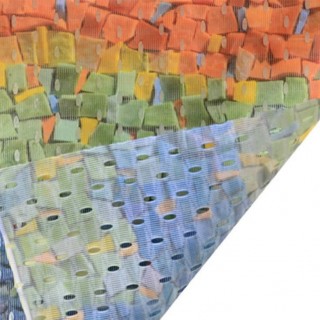 Banderas de driza microperforadas para zonas con mucho viento.